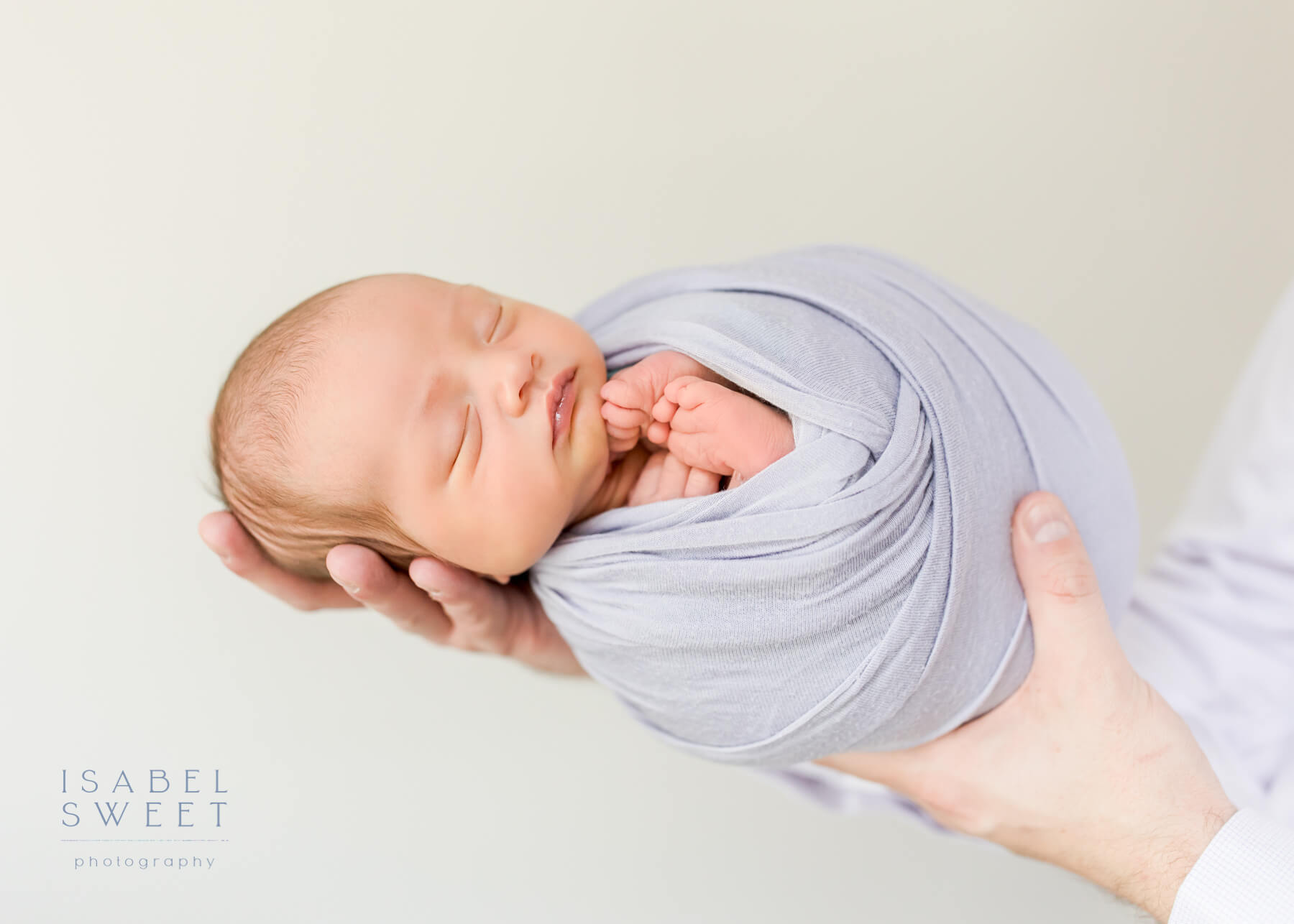 How to take newborn family photos at home | tips from a pro - Isabel Sweet