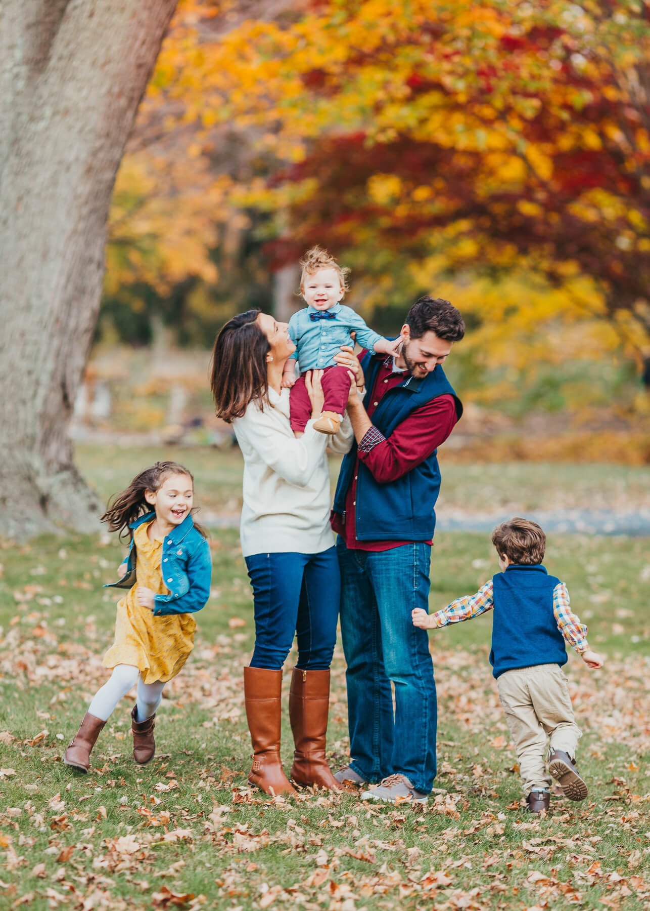 Tips for fun family photos with toddlers and young children - Isabel Sweet